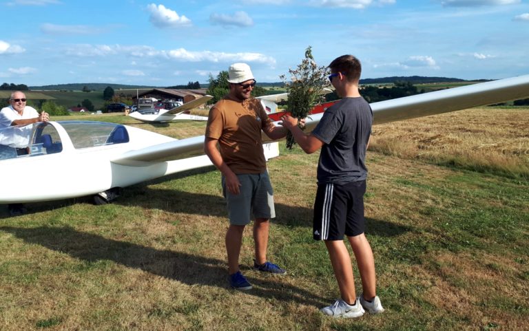 Außenlander, Überflieger und der erste Alleinflug - Rhönflug Bad ...